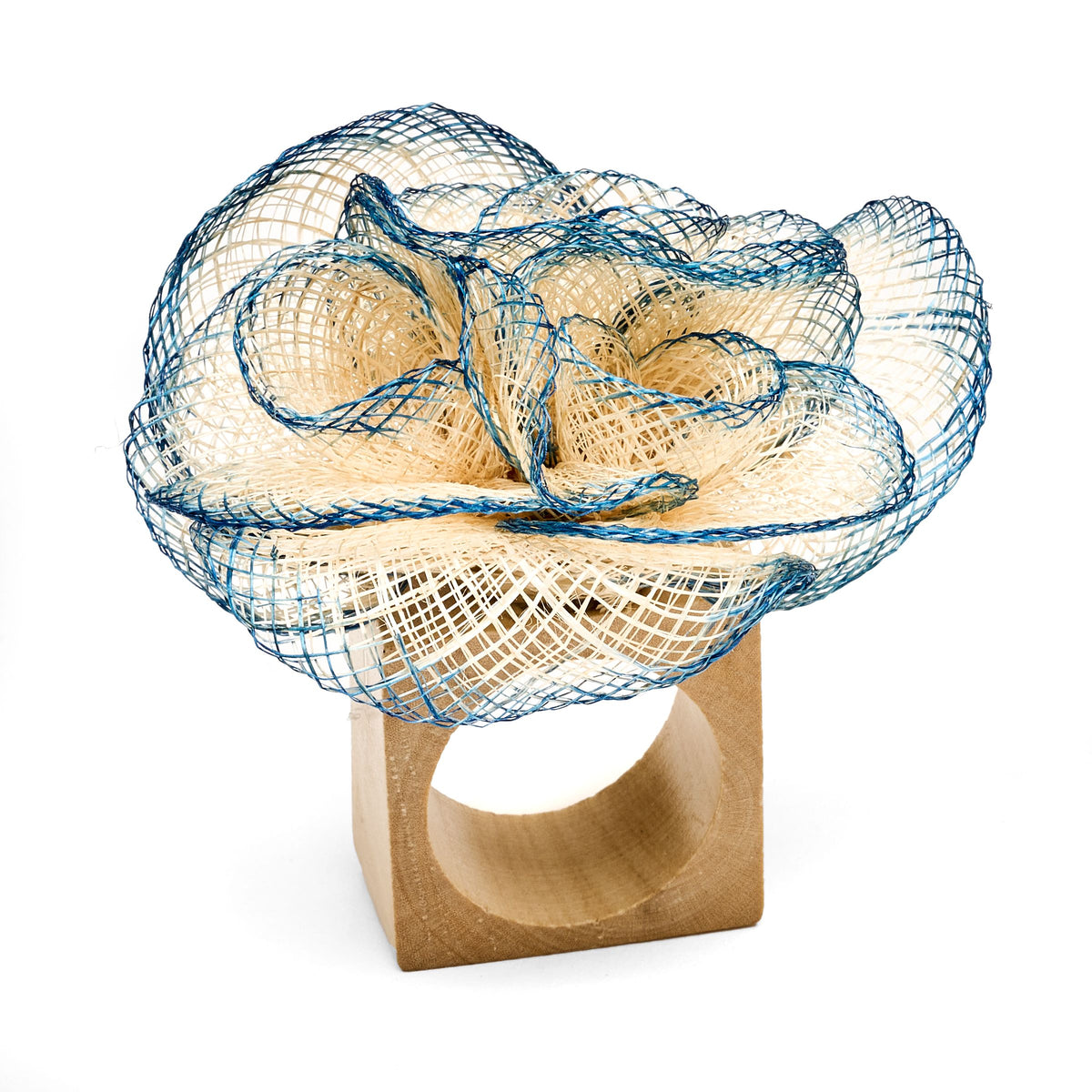 Deborah Rhodes Sinamay Flower Napkin Ring – Sharyn Blond Linens